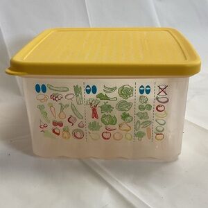 Kitchen | Tupperware Yellow Lid Square Fridgesmart Container | Poshmark